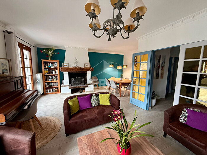 Maison à vendre - Les Clayes-sous-Bois, Centre-ville - 7 pièces - 4 chambres