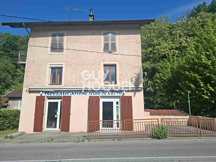 Maison à vendre - Saint-Jean-de-Moirans - 8 pièces - 2 chambres