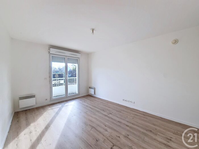 Appartement 1 pièce à Corbeil-Essonnes, Coquibus, à louer
