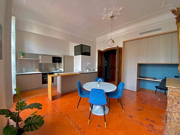 Appartement à louer - Aix-en-Provence, Centre-ville - 2 pièces - 1 chambre