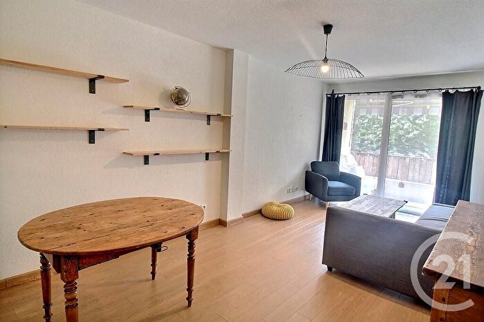 Appartement à louer - Thonon-les-Bains, Est - 3 pièces - 2 chambres