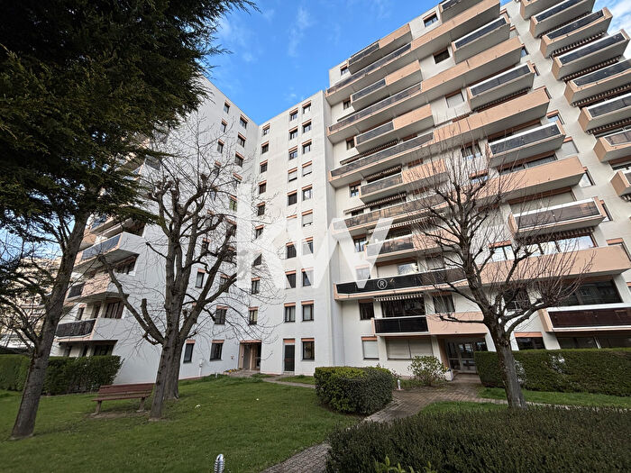 Appartement à vendre - Saint-Étienne, La Métare, Le Portail Rouge, Fauriel, Villeboeuf - 3 pièces - 2 chambres