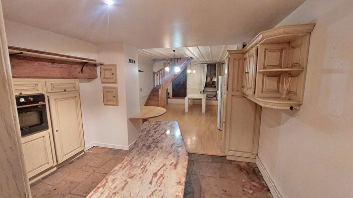 Maison à vendre - Saint-Hippolyte - 10 pièces - 4 chambres