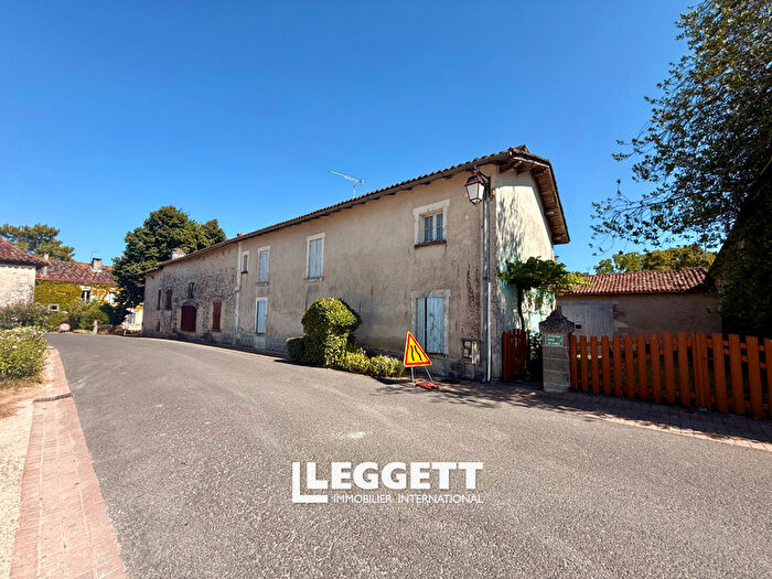 Maison à vendre - Châtignac - 12 pièces - 6 chambres