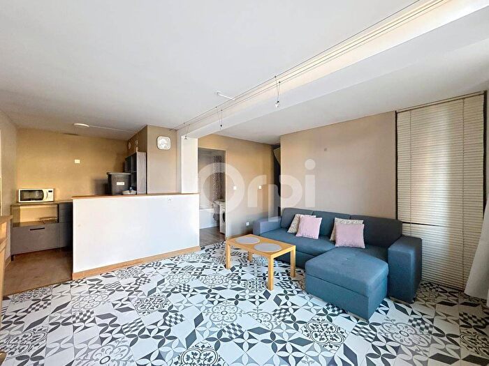 Appartement à louer - Centre-Faubourgs Sud, Chaumont - 2 pièces - 1 chambre