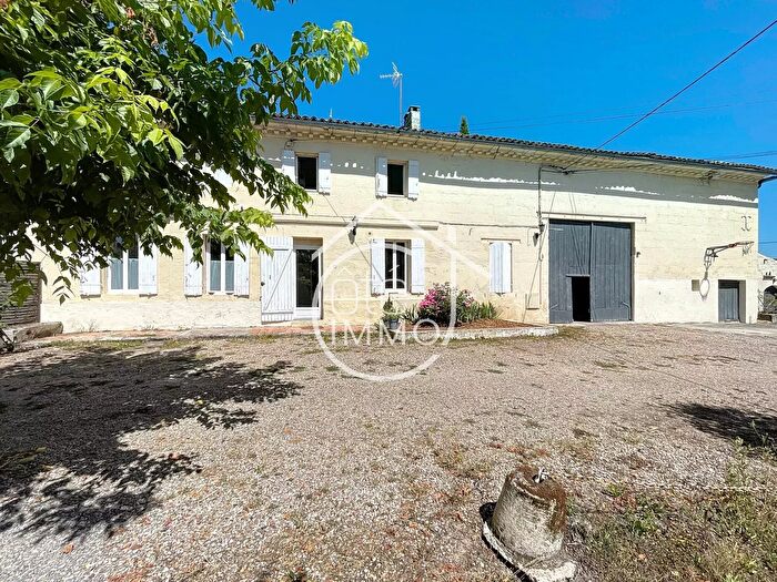Maison à vendre - Francs - 11 pièces - 9 chambres