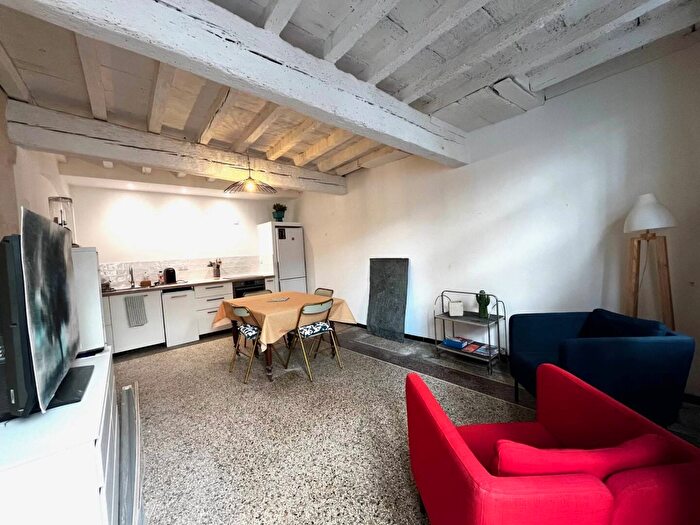 Maison à louer - Centre Ville-La Roquette, Arles - 3 pièces - 1 chambre