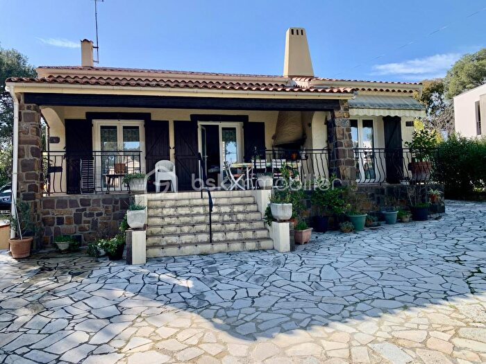 Maison à vendre - Saint-Raphaël, Plateau Notre-Dame - 3 pièces - 3 chambres