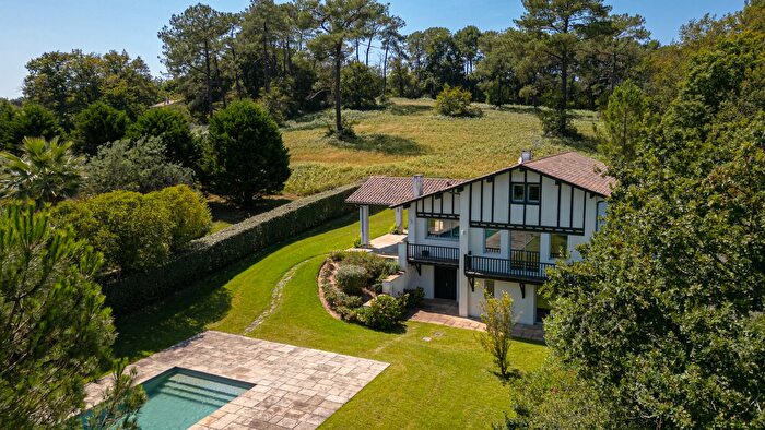 Maison à vendre - Bassussarry - 7 pièces - 4 chambres