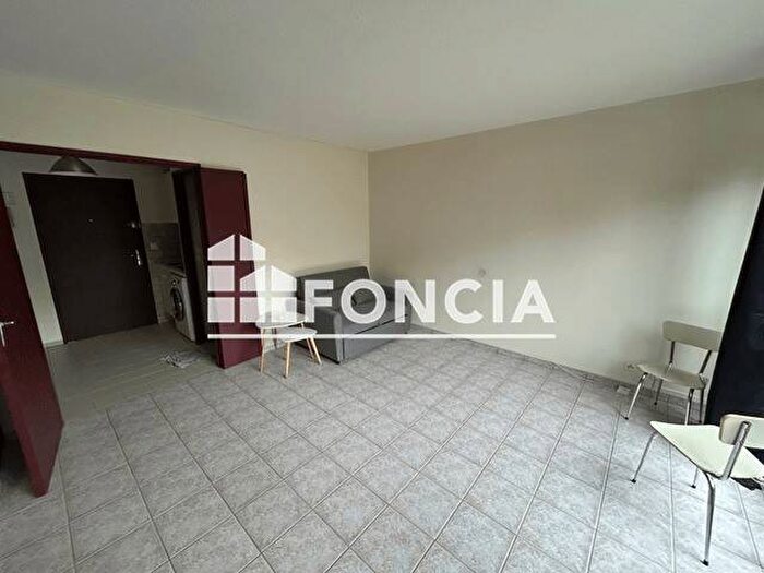 Appartement à louer - Rive de Seine Sud Est, Melun - 1 pièce