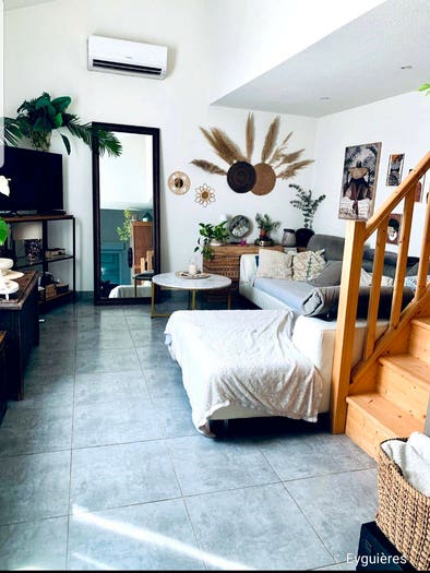 Maison 4 pièces à louer à Eyguières