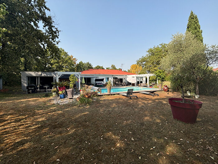 Maison à vendre - Carbon-Blanc - 7 pièces - 5 chambres