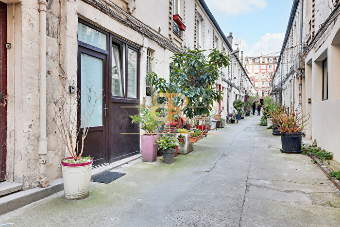 Appartement à vendre - Paris e , Grandes Carrières, Clichy - 2 pièces - 1 chambre