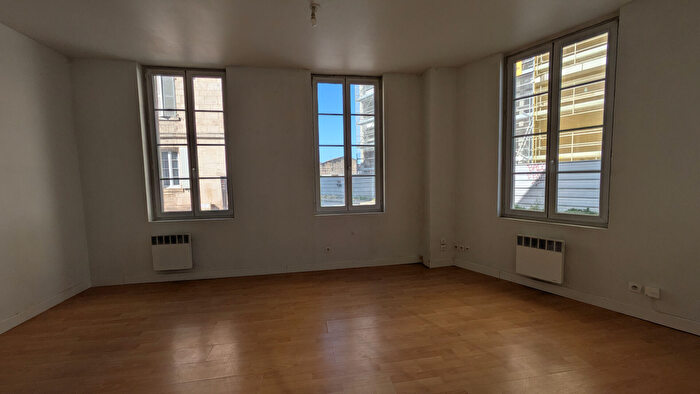 Appartement 2 pièces à Rochefort, Centre-ville, à vendre