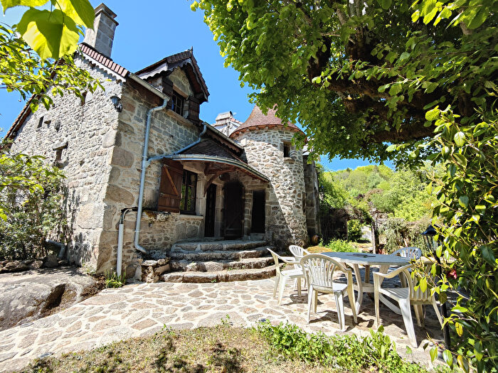 Maison à vendre - Saint-Éloi - 14 pièces - 3 chambres