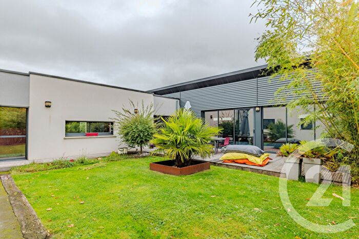 Maison à vendre - Bonchamp-lès-Laval - 7 pièces - 6 chambres