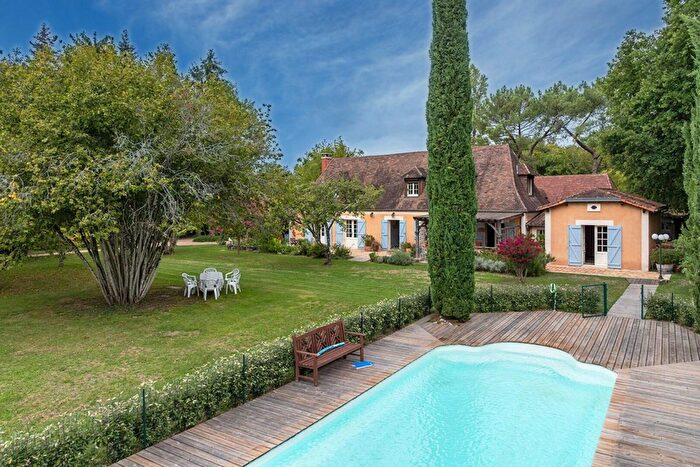 Saint-Geyrac : Maison 7 pièces à vendre
