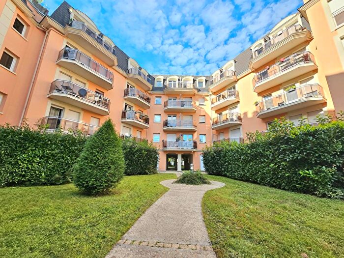 Villiers-sur-Marne, Les Stades : Appartement 4 pièces à vendre
