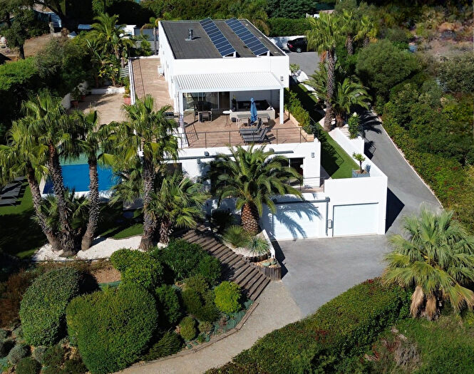 Roquebrune-sur-Argens, Val d'Esquières, Port : Maison 10 pièces à vendre