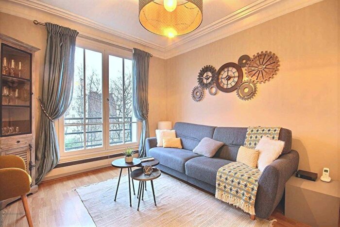 Appartement à louer - Dupleix-Motte Picquet, Paris ème arrondissement - 1 pièce