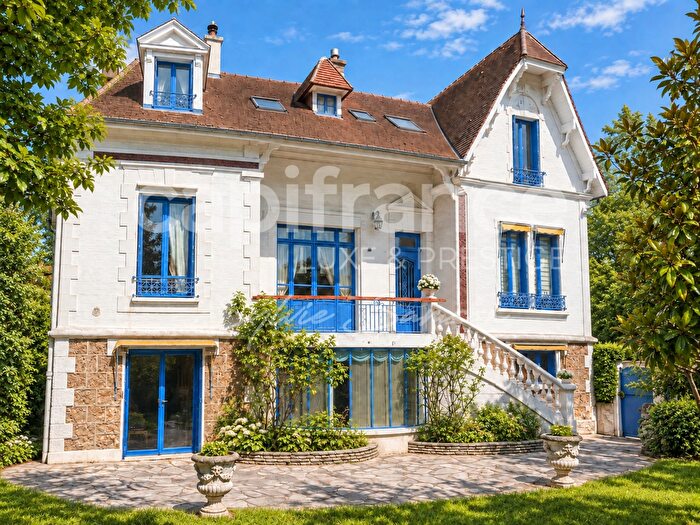 Mantes-la-Jolie, Gassicourt : Maison 14 pièces à vendre