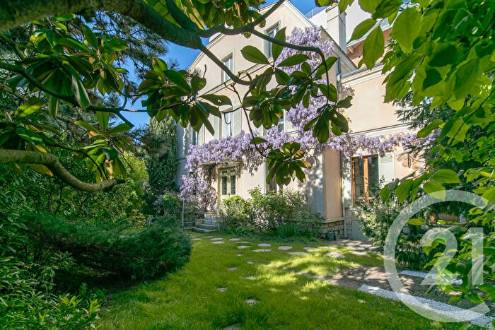Fontenay-sous-Bois, Proche Bois de Vincennes, Rer A : Maison 7 pièces à vendre