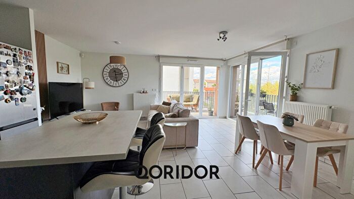 Appartement à vendre - Meyzieu, Sud Ouest - 3 pièces - 2 chambres