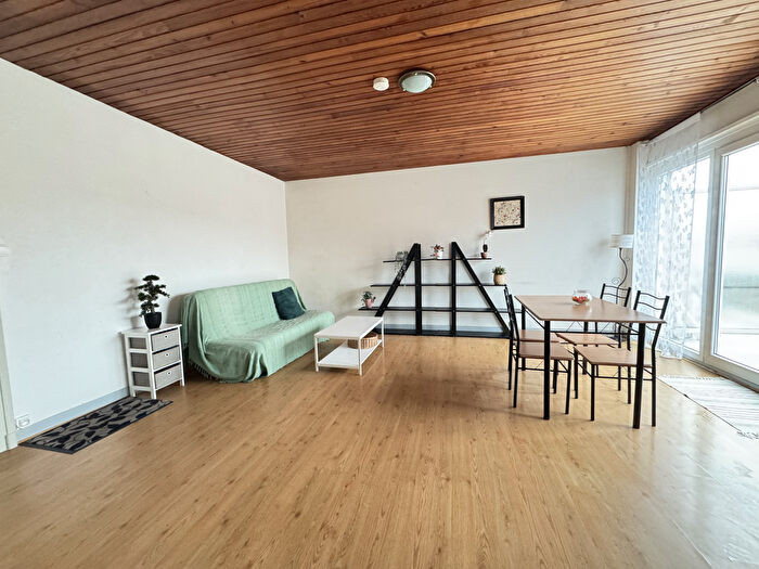 Appartement à vendre - Montluçon, Centre-ville, Les Forges - 1 pièce