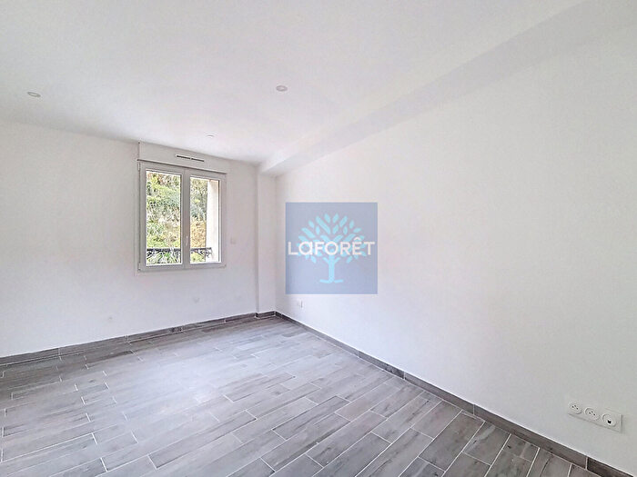 Fontenay-en-Parisis : Appartement 1 pièce à louer