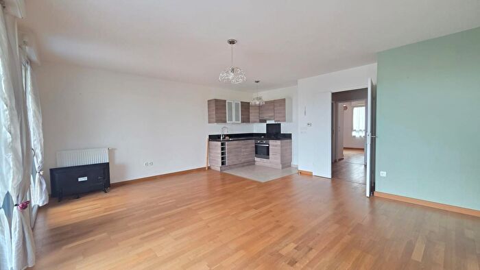 Appartement à vendre - Mantes-la-Jolie, Centre-ville - 4 pièces - 3 chambres