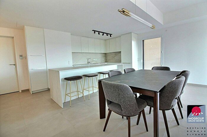 Appartement à louer - Centre, Divonne les Bains - 5 pièces - 4 chambres