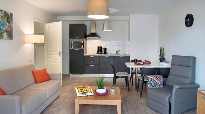 Appartement à louer - Saint Pierre, Dax - 1 pièce