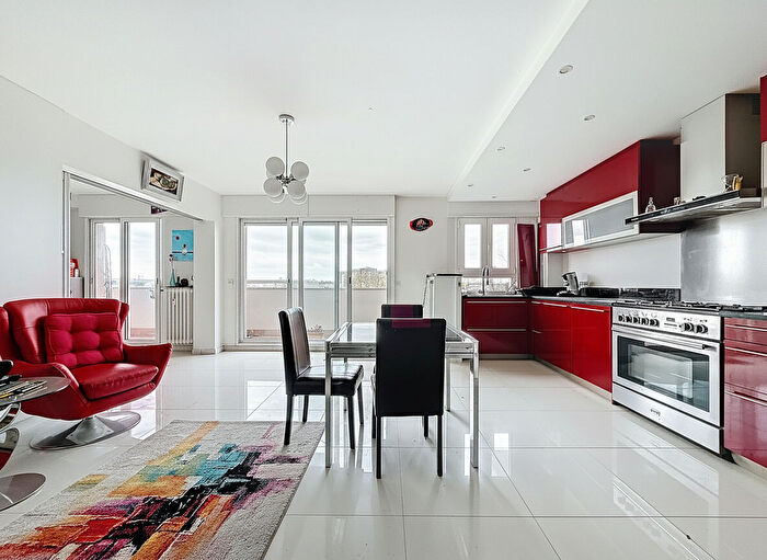 Appartement à vendre - Nanterre, Centre-ville - 4 pièces - 2 chambres