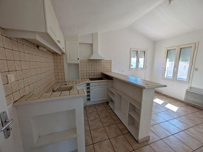 Appartement 2 pièces à Vias, Ville, à louer