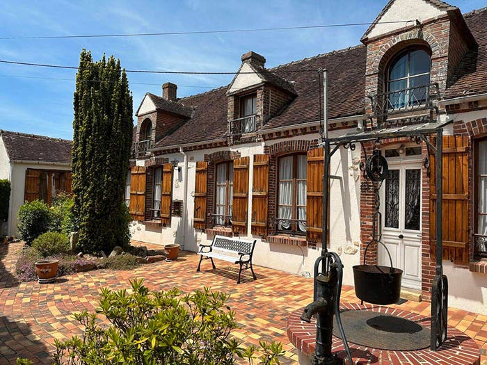 Maison 5 pièces à louer à Hermé