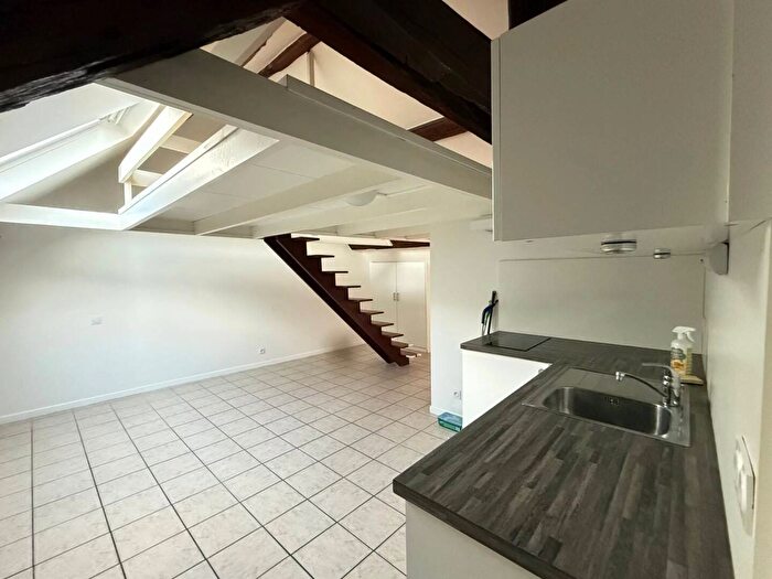 Appartement à louer - Bois lEveque, Combs-la-Ville - 1 pièce