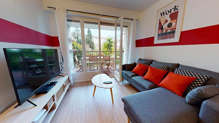 Appartement à louer - Saint Charles, Marseille er arrondissement - 6 pièces - 5 chambres