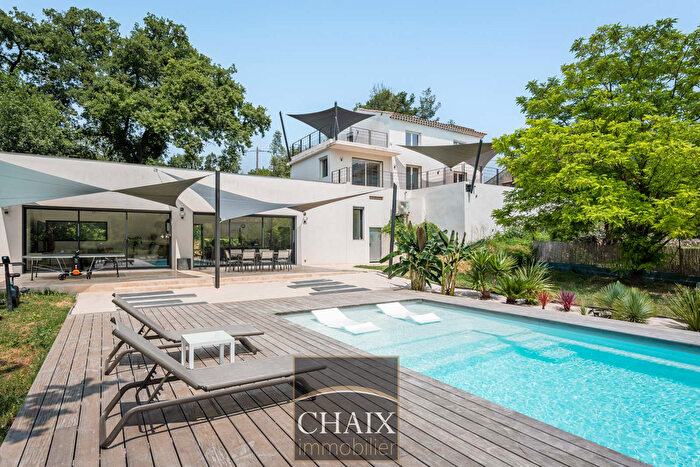 Maison à vendre - Aubagne - 5 pièces - 4 chambres