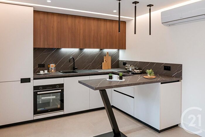 Appartement à vendre - Saint-Raphaël, Valescure, Vaulongue - 2 pièces - 1 chambre