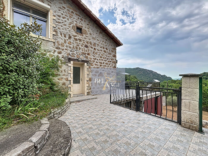 Maison 6 pièces à vendre à Genestelle