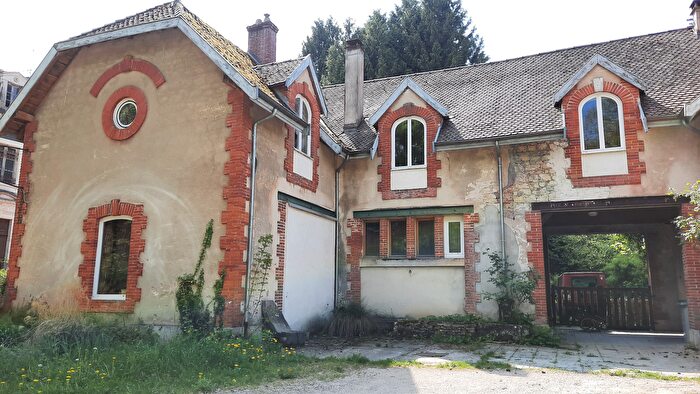 Maison à vendre - Neuville-sur-Ain - 8 pièces - 6 chambres