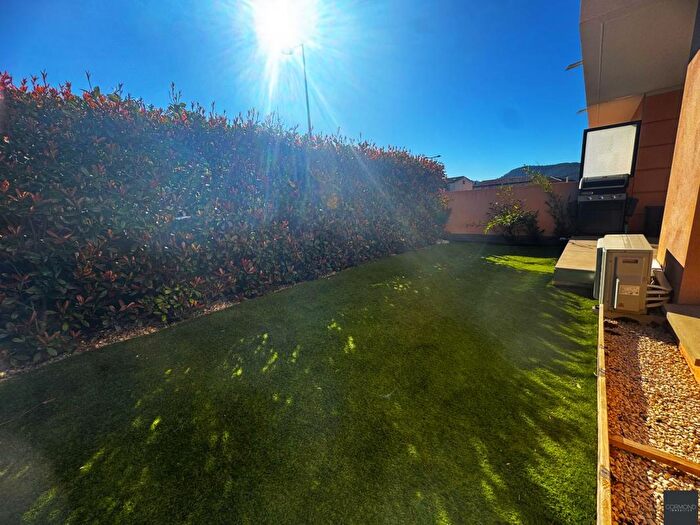 Appartement à vendre - Hyères - 3 pièces - 2 chambres