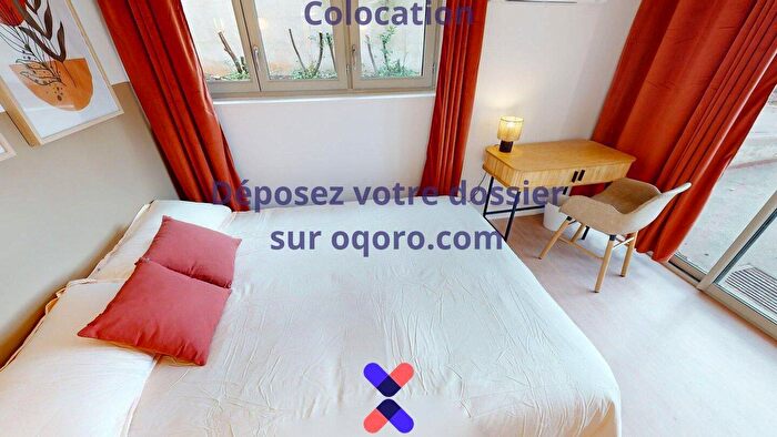 Maison à louer - Bron Centre-Le Rafour - 17 pièces - 16 chambres