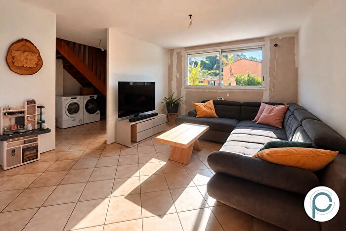 Cuges-les-Pins : Maison 5 pièces à vendre