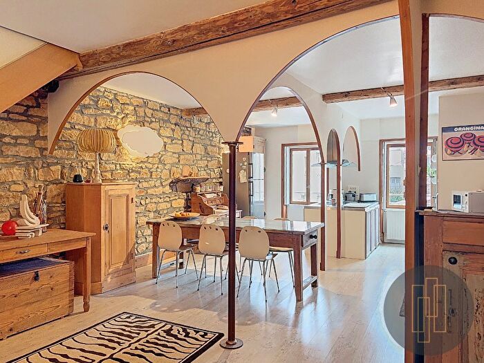 Appartement à vendre - Villefranche-sur-Saône, Centre-ville - 4 pièces - 2 chambres