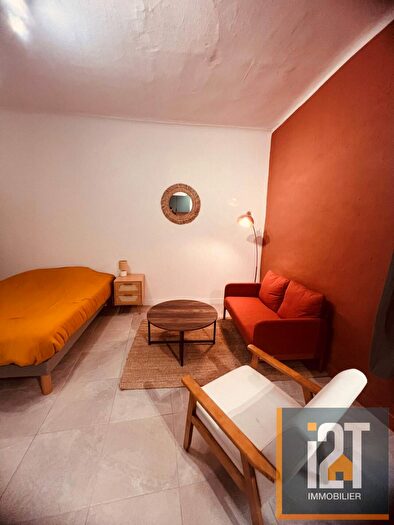 Appartement à louer - Esplanade, Nîmes - 1 pièce