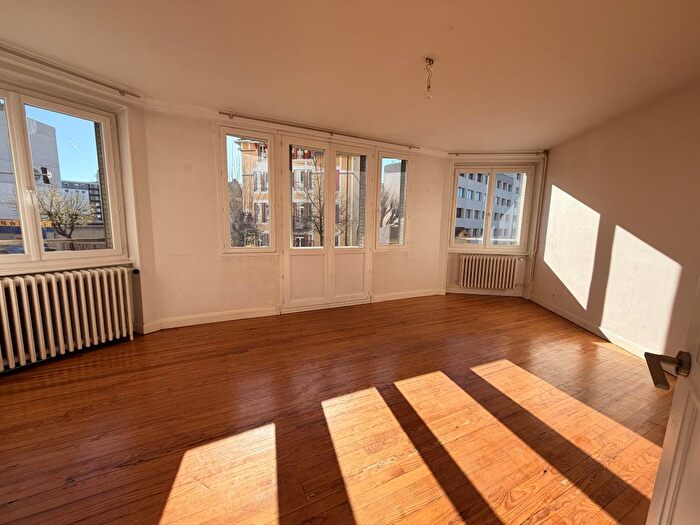 Appartement à vendre - Clermont-Ferrand - 3 pièces - 2 chambres