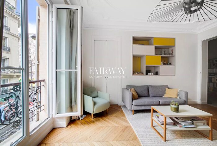 Appartement à vendre - Paris e , Grandes Carrières, Clichy - 3 pièces - 2 chambres