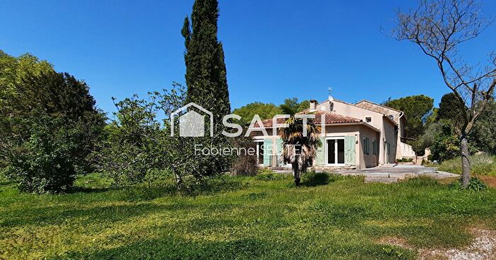 Maison à vendre - Pernes-les-Fontaines - 11 pièces - 6 chambres