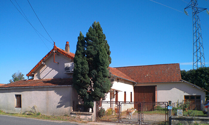 Maison à vendre - Saint-Rémy-en-Rollat - 5 pièces - 3 chambres